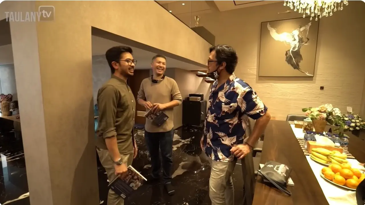 9 Potret Rumah Ahmad Sahroni, Anggota DPR RI yang Dijuluki Crazy Rich Tanjung Priok - ShowBiz ...