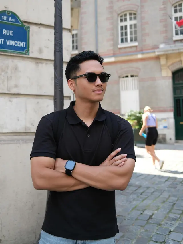 7 Potret Azriel Hermansyah dan Sarah Menzel di Paris, Seru Nonton ...