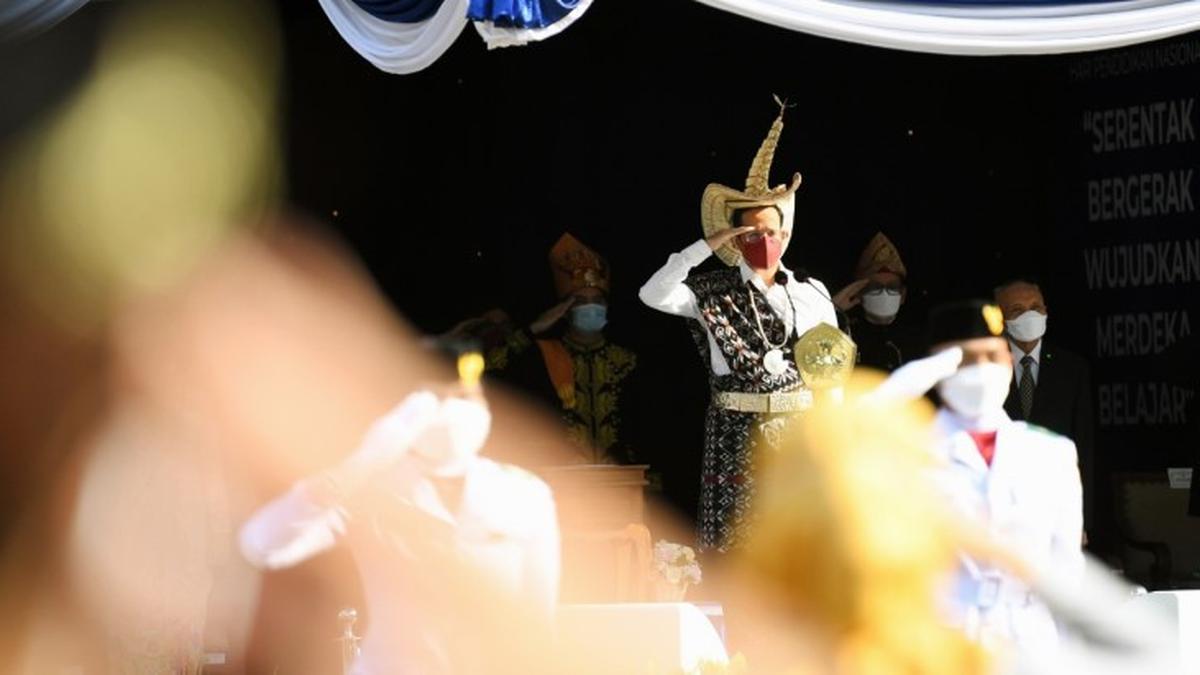 Hari Pendidikan Nasional 2021, Warganet Gaungkan Semboyan Ki Hajar ...