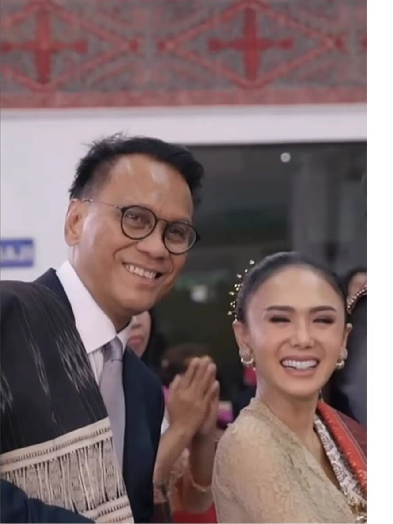 7 Potret Henry Siahaan Ultah ke-68, Yuni Shara Unggah Acara Kental ...