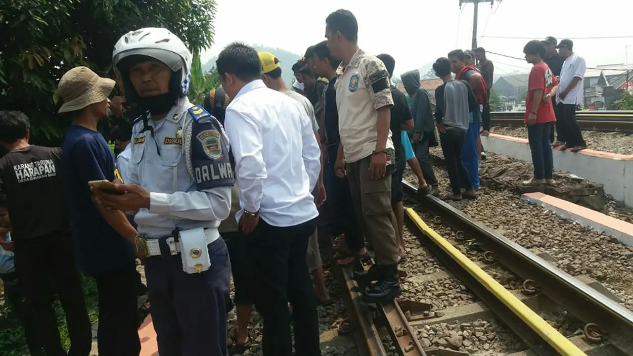 Tengok Kasus Kecelakaan Perlintasan Kereta Sebidang di Negara Lain, Indonesia Aman? - Bisnis ...