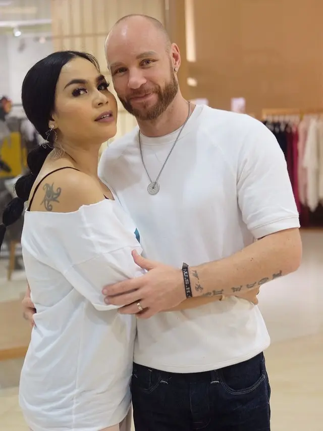 Melaney Ricardo dan Suami Pernah Ditawarkan Buat Gimmick Rumah ...