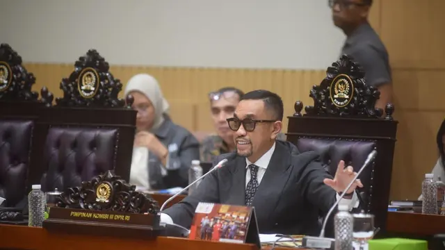 Profil Ahmad Sahroni: Dicopot dari Pimpinan Komisi III DPR RI, Ini Deretan Kontroversinya - News ...