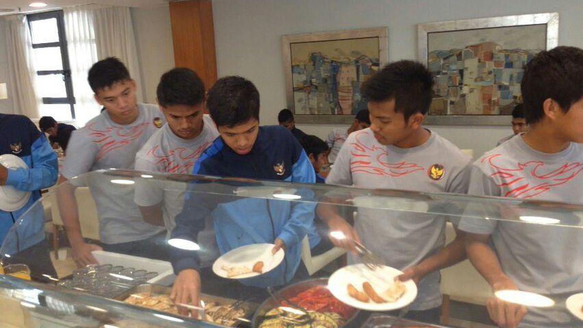 Mengintip Menu Makanan "Garuda Jaya" Selama di Negeri Matador - Bola ...