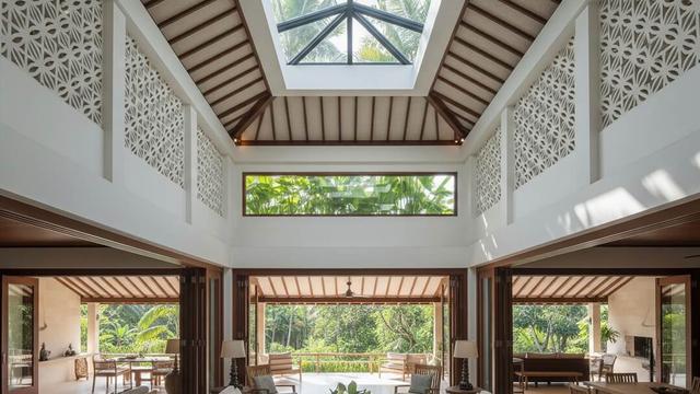 10 Desain Rumah Mungil High Ceiling Anti Pengap dan Terasa Luas di ...