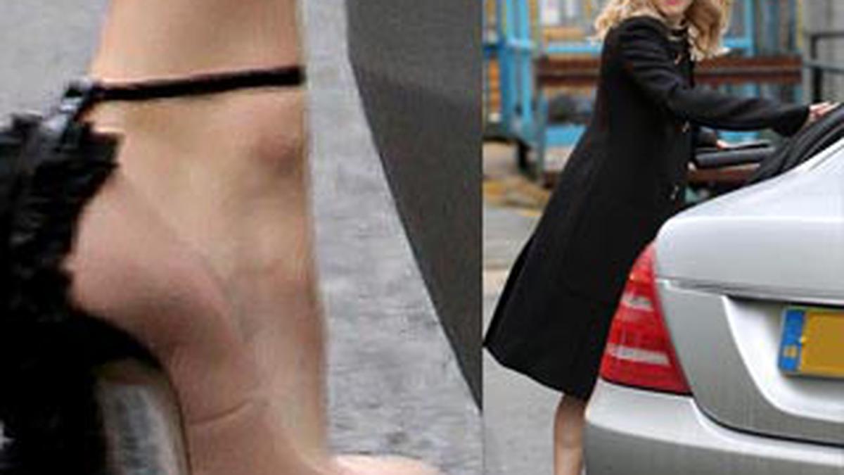 Duh! Rachel McAdams Lupa Copot Label Sepatu - ShowBiz Liputan6.com