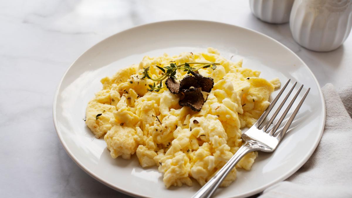 How to Scramble Eggs Like a Pro: 4 Different Ways to Cook It