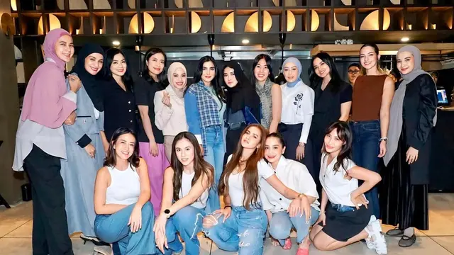 Foto-Foto Geng Cendol Gelar Arisan di Pertengahan 2025, Penuh Keseruan ...
