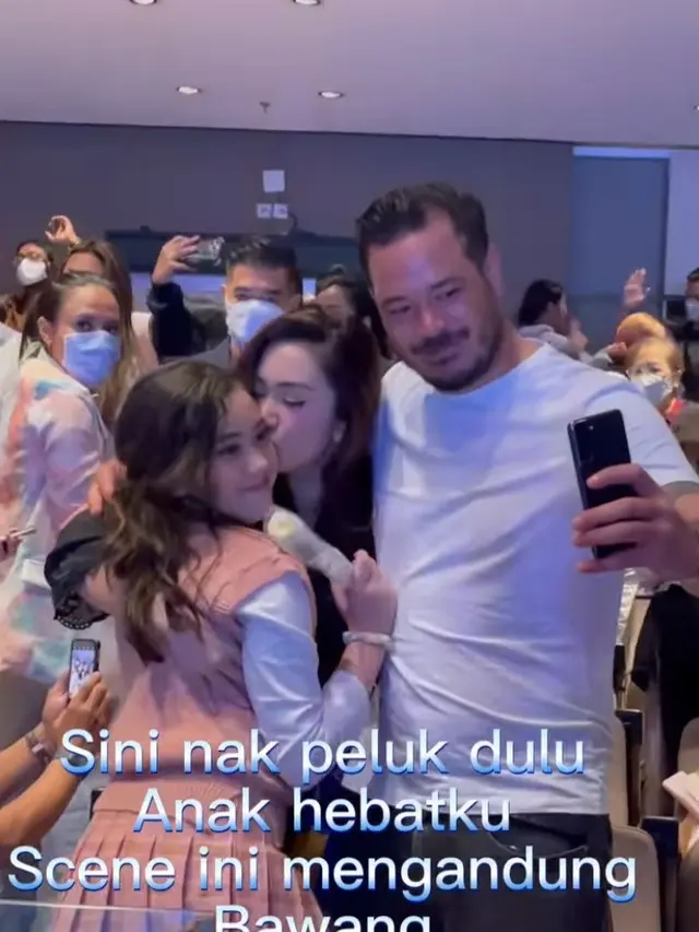 Dekat Meski Tak Akan Rujuk, Ini 6 Potret Nafa Urbach dan Zack Lee di Acara Anak - Hot Liputan6.com