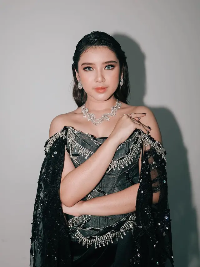 Tiara Andini Tampil Beda Dalam Single Flip It Up, Beri Penggemar ...