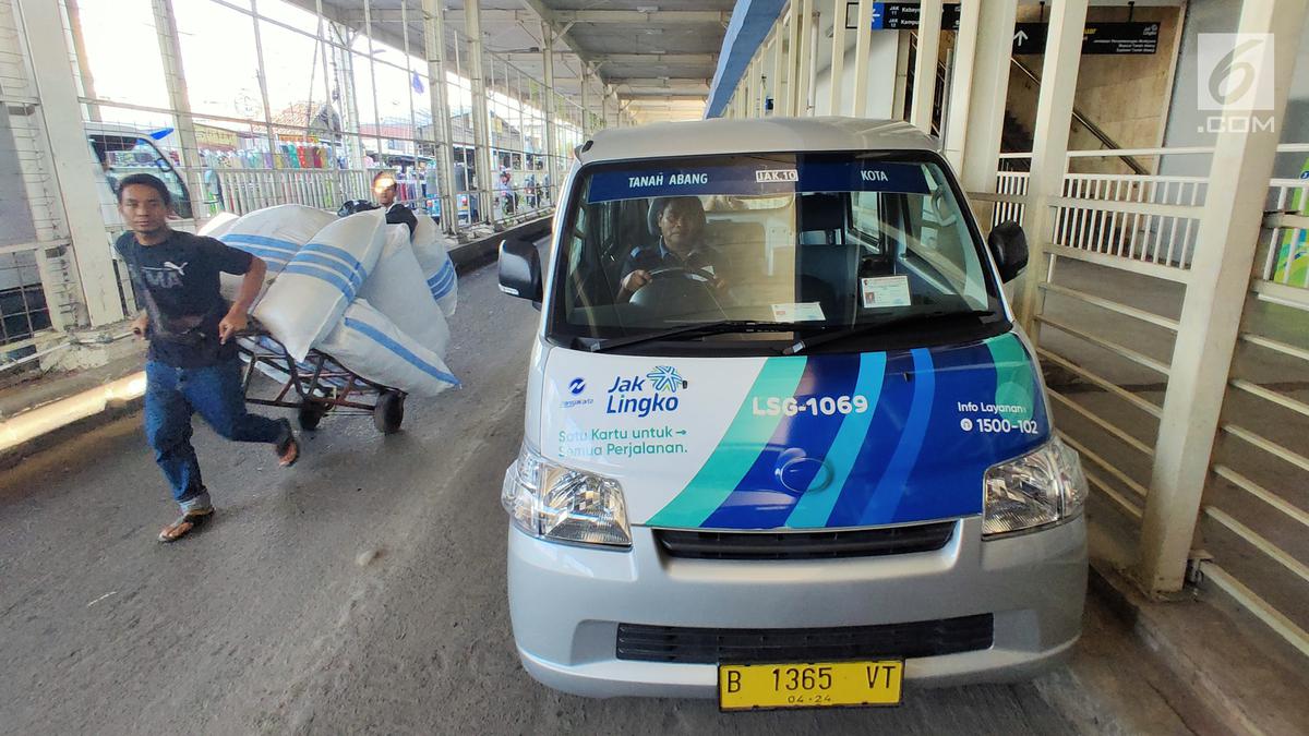 FOTO: Jakarta Punya Angkot Ber-AC, Begini Penampakannya - Foto Liputan6.com