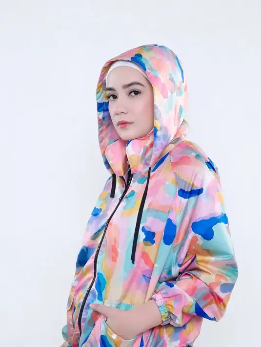 8 Potret Transformasi Gaya Putri Anne yang Kini Putuskan Lepas Hijab ...