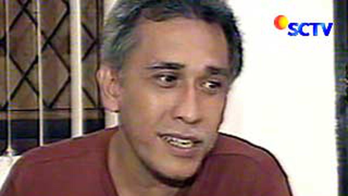 Iwan Fals Ziarah ke Makam Pujangga Ronggowarsito - ShowBiz Liputan6.com