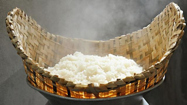 Cara Memasak Nasi di Rice Cooker dan Secara Tradisional, Ini Tips Agar ...