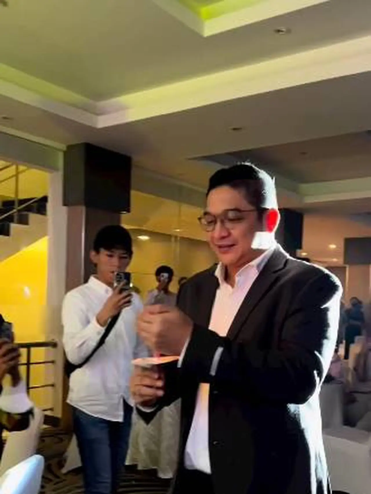 8 Artis Pakai Nama Panggung yang Jauh Beda dengan Aslinya, Rendy ...