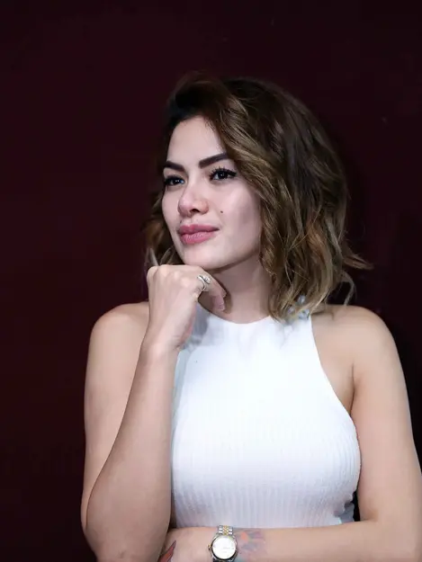 Nikita Mirzani Tanpa Sensor