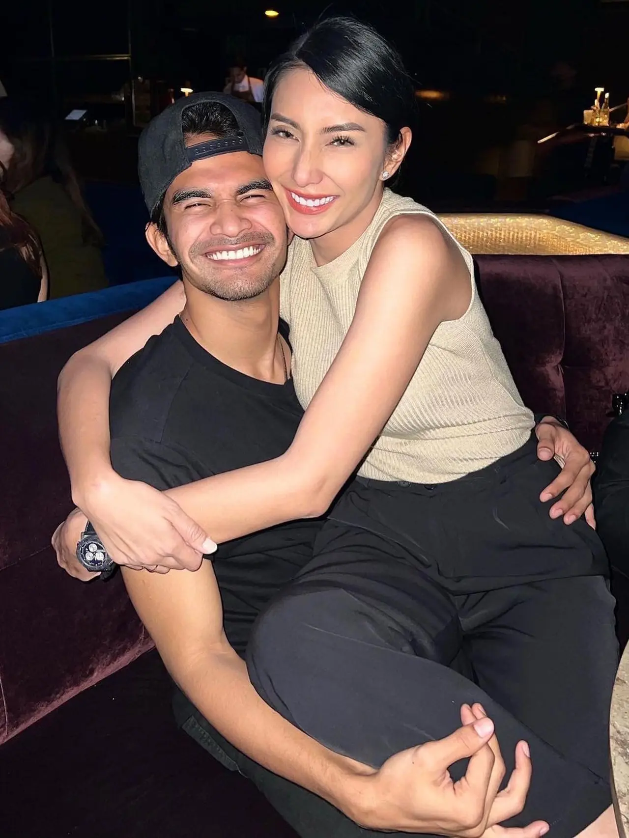 Tampil Mesra, 6 Artis Ini Pacaran dengan Pria yang Lebih Muda - Hot ...