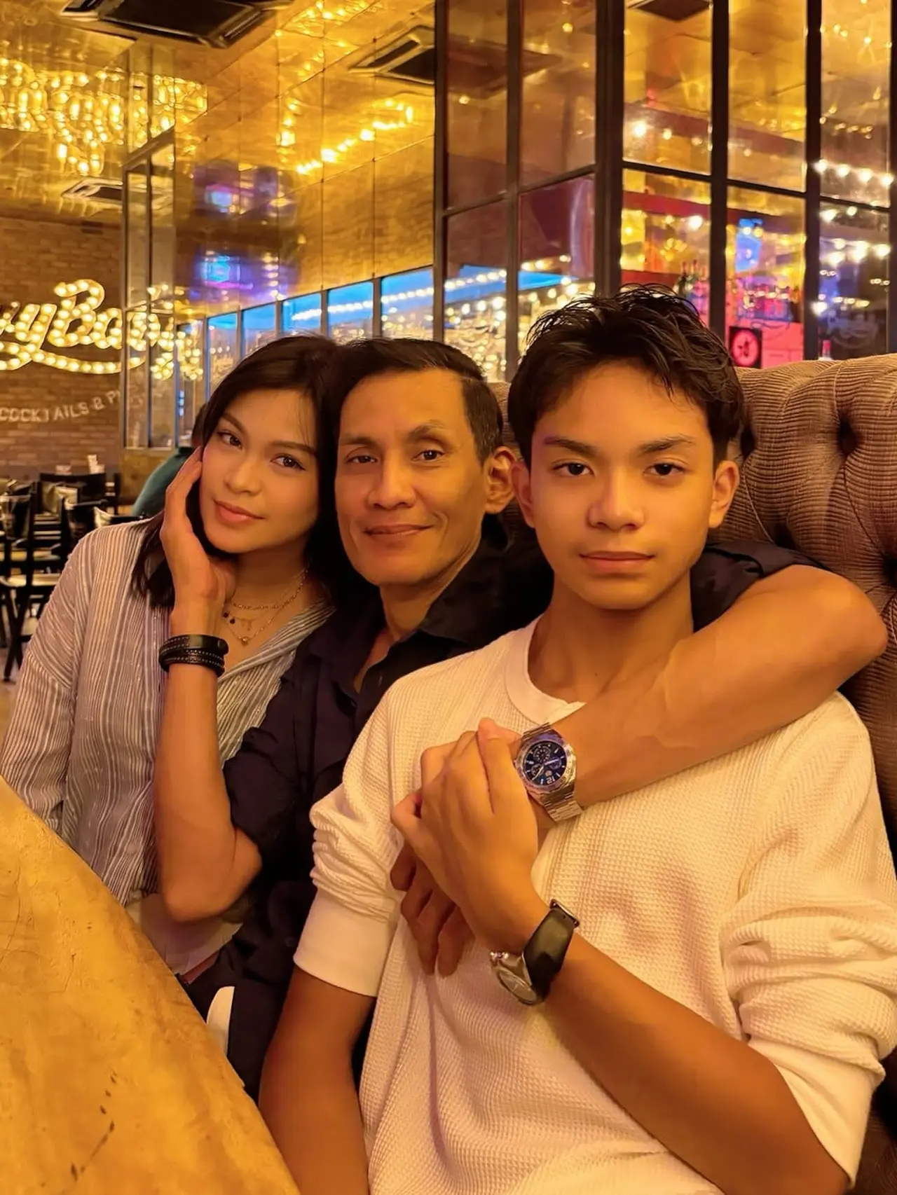 6 Potret Walid 'Bidaah' Tanpa Sorban Bareng Istri dan Anak di Dunia ...