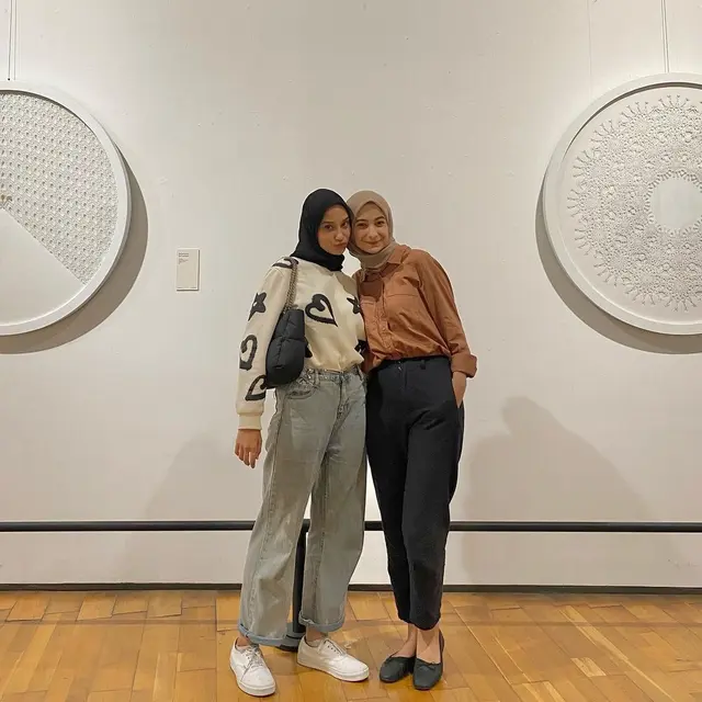 Keturunan Arab, Ini 7 Potret Menawan Muna Mahirah dan Mahda Ray Adik ...