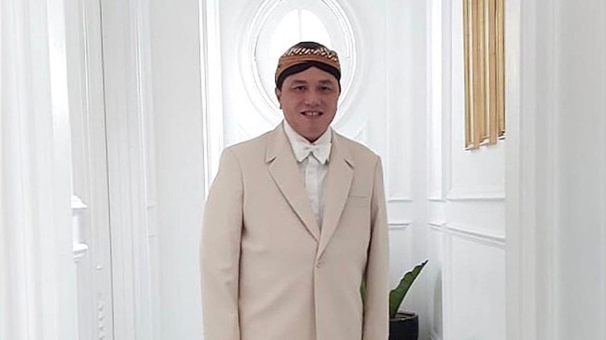 6 Artis Ini Ngakak Lihat Pak Bas Sidak Jas Erick Thohir, Dari Uya Kuya Hingga Deddy Corbuzier ...