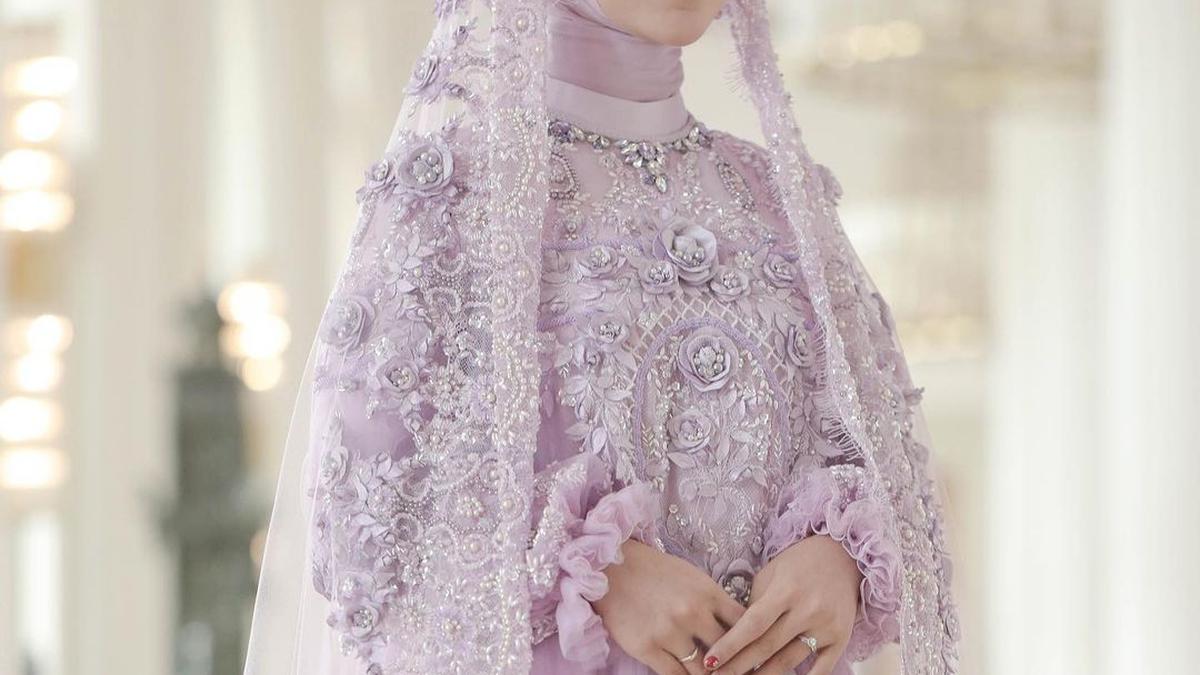 Lihat Gaun Romantis Penuh Bunga Lesti Kejora untuk Pengajian Menuju Halal