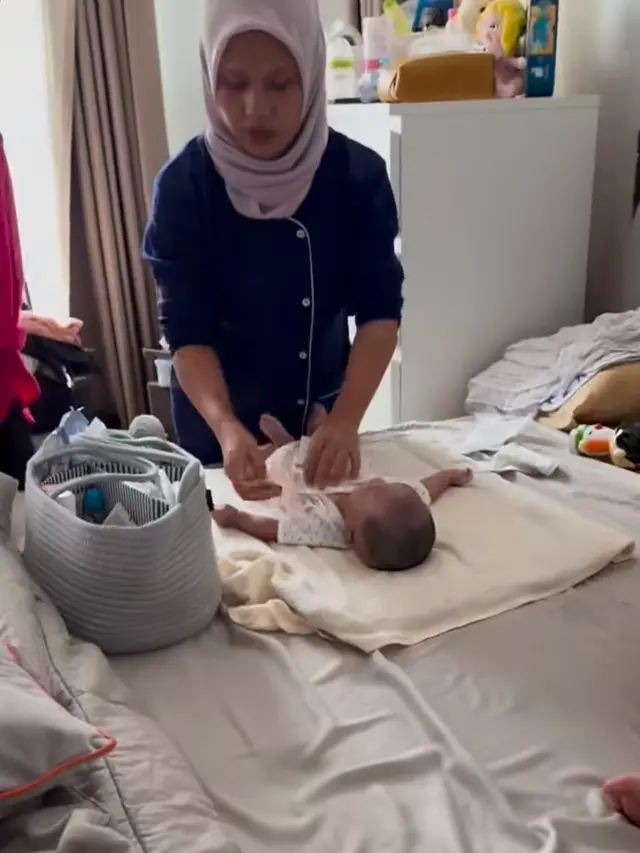 7 Potret Sus Ayu Pengasuh Lily Anak Adopsi Raffi Ahmad, Hanya Kerja Sebulan - Hot Liputan6.com