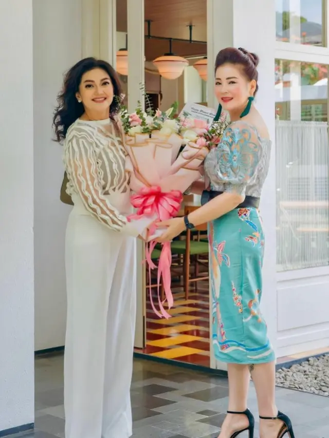 Potret Bella Saphira Rayakan Ulang Tahun Hanna Sukamto, Sangat Dekat ...