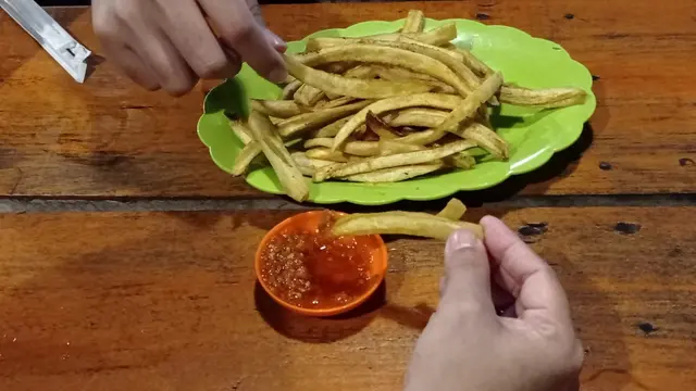Kalau ke Gorontalo Wajib Coba Stik Koroho Dicocol Sambal Sagela ...