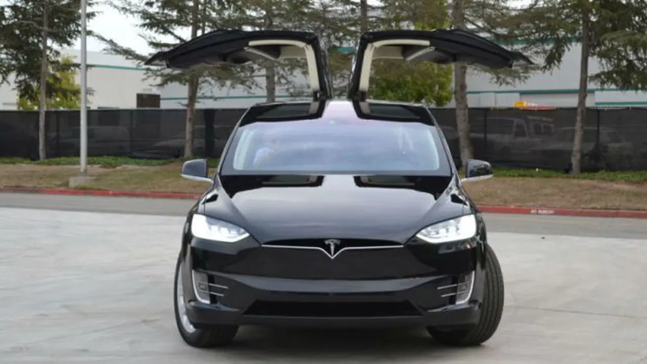 Tersinggung, Bos Tesla Motors Batalkan Pesanan Konsumen - Otomotif ...