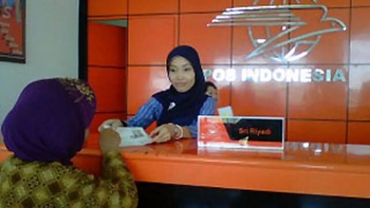 Jelang Lebaran Pengiriman Uang Wesel Pos Meningkat - News Liputan6.com