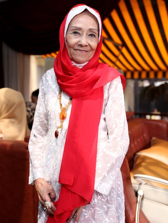 Komedian Legendaris: Laila Sari Menikmati Hasil Jerih Payah di Hari ...