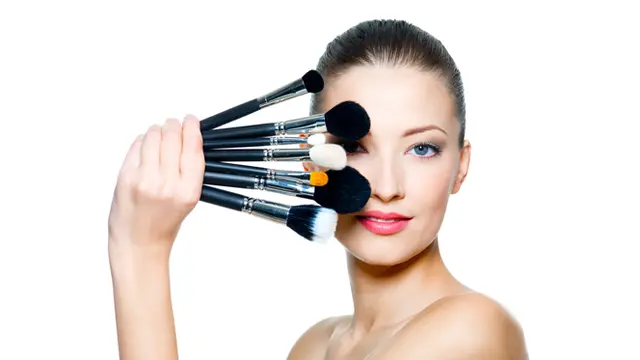 Cara Memakai Make Up yang Mudah dan Praktis, Pemula Wajib Tahu - Hot ...