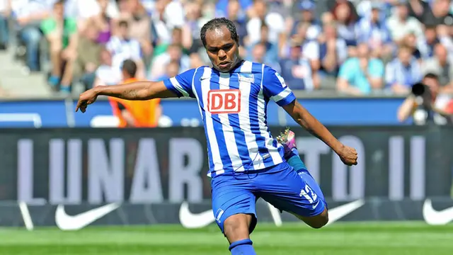 5 Tendangan Tercepat dalam Sejarah Sepak Bola - Bola Liputan6.com