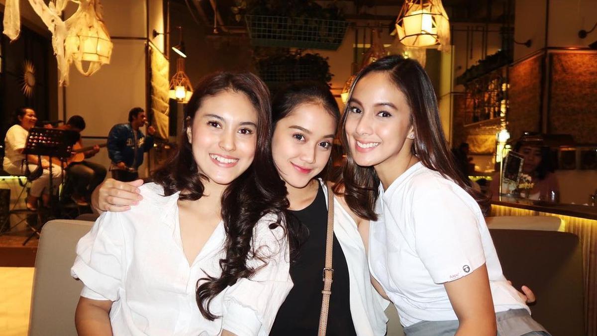 6 Potret Persahabatan Esta Pramanita, Nasya Marcella, dan Marcella ...