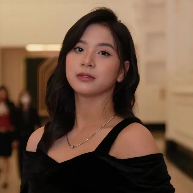 Perdana! Zee dan Freya Live Streaming di Shopee Live, Bisa Dapat ...