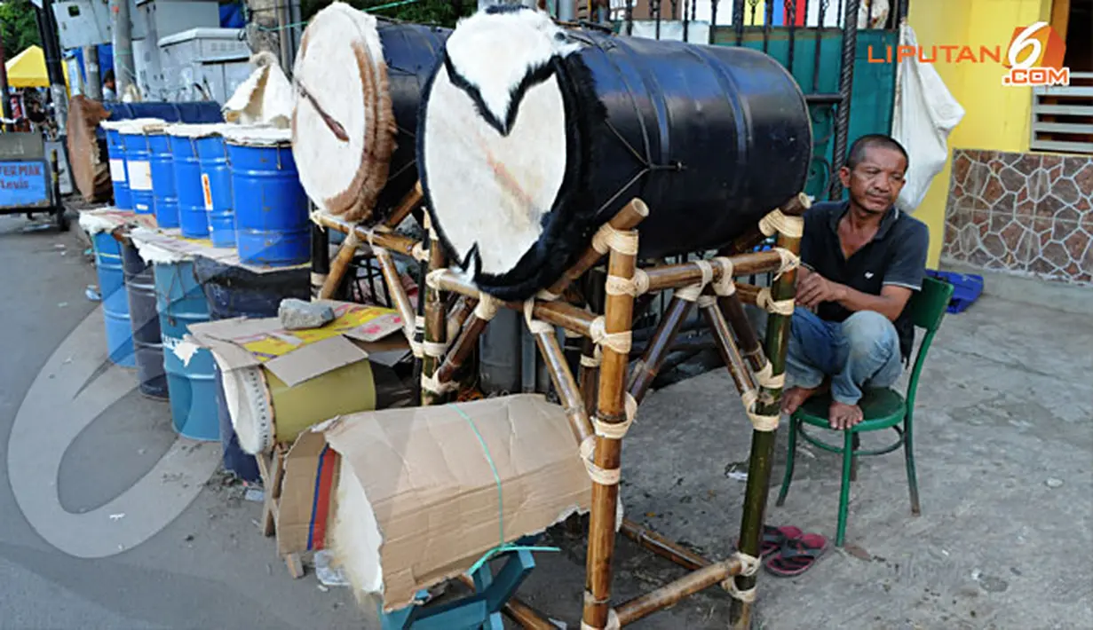 Mengintip Pembuatan Bedug - Foto Liputan6.com