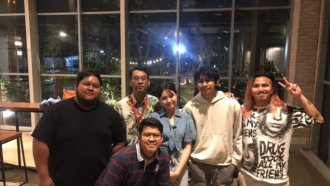 Turah Parthayana Rilis Film Pendek Jarak Antar Kanvas, Dibintangi ...