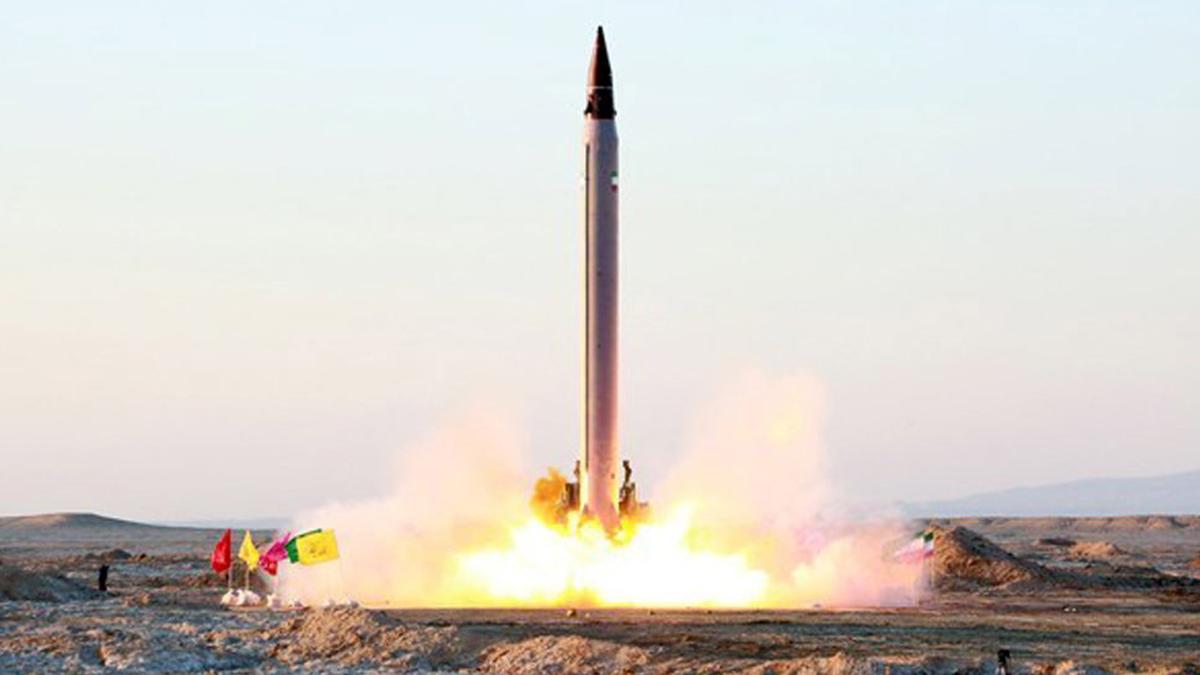 Iran Berhasil Luncurkan Rudal Balistik Jarak Jauh - Foto Liputan6.com