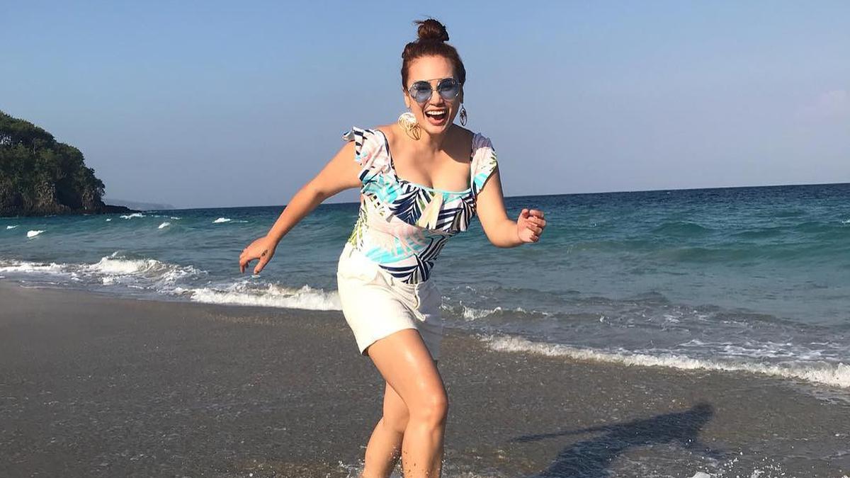 Feby Febiola Tetap Mempesona di Usia 40 - Entertainment Fimela.com