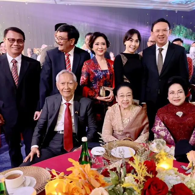 Dampingi Ahok di Pesta Pernikahan Cucu Megawati, Potret Puput Nastiti ...