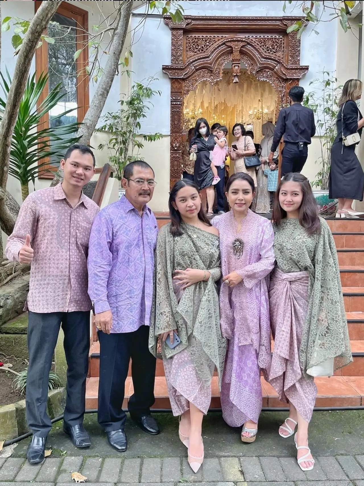 7 Potret Khirani Bareng Sepupu Di Keluarga Mayangsari Cucu Dalang Hot