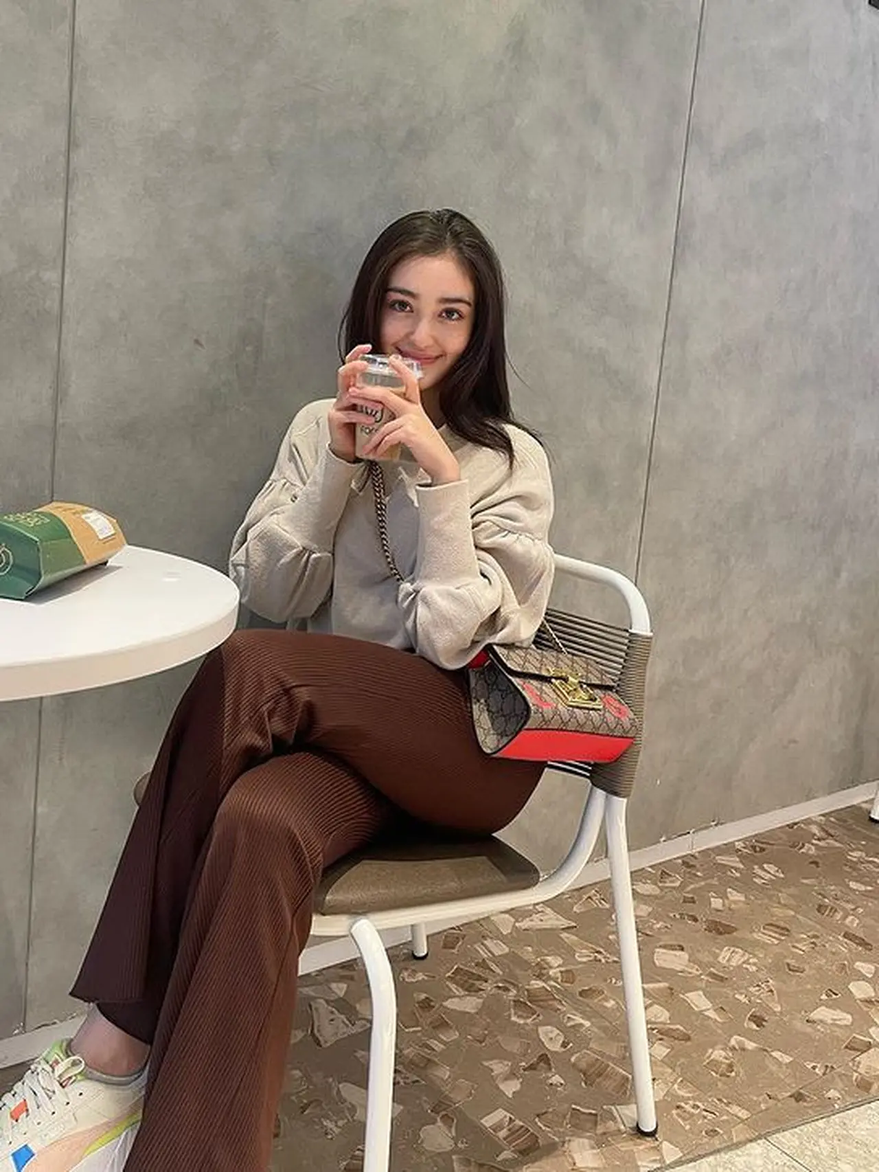 Intip 10 Gaya Busana Santai Ranty Maria, Selalu Cantik Memukau - Entertainment Fimela.com