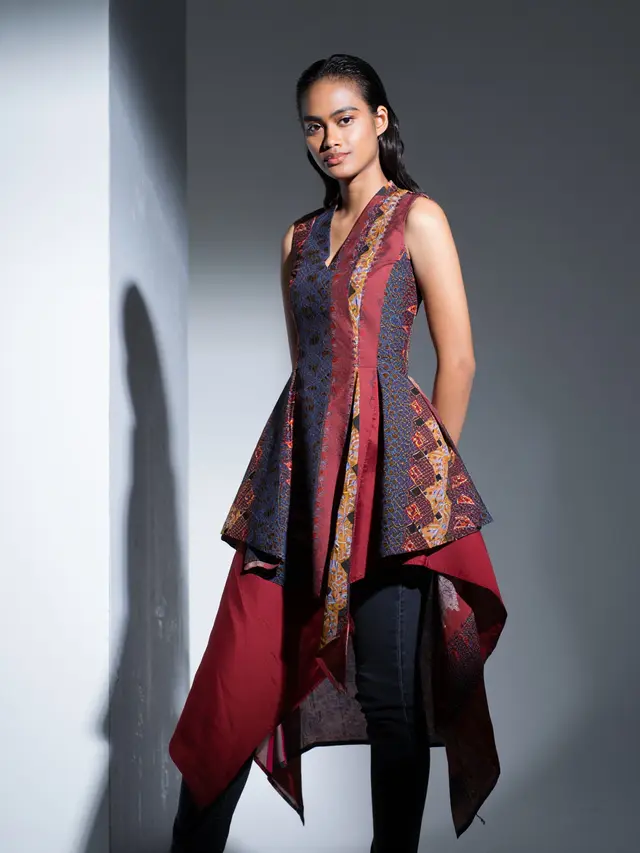 11 Model Tunik Batik Belah Samping Kanan Kiri Tren 2025, Siap Lengkapi ...