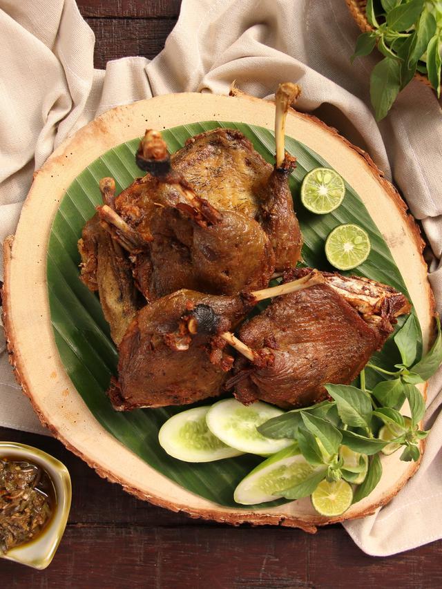 Resep Bebek Goreng Gurih dan Praktis - Food Fimela.com