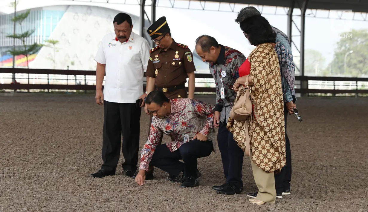 FOTO: Usai Diresmikan, Anies Baswedan Tinjau Jakarta Equestrian Park ...
