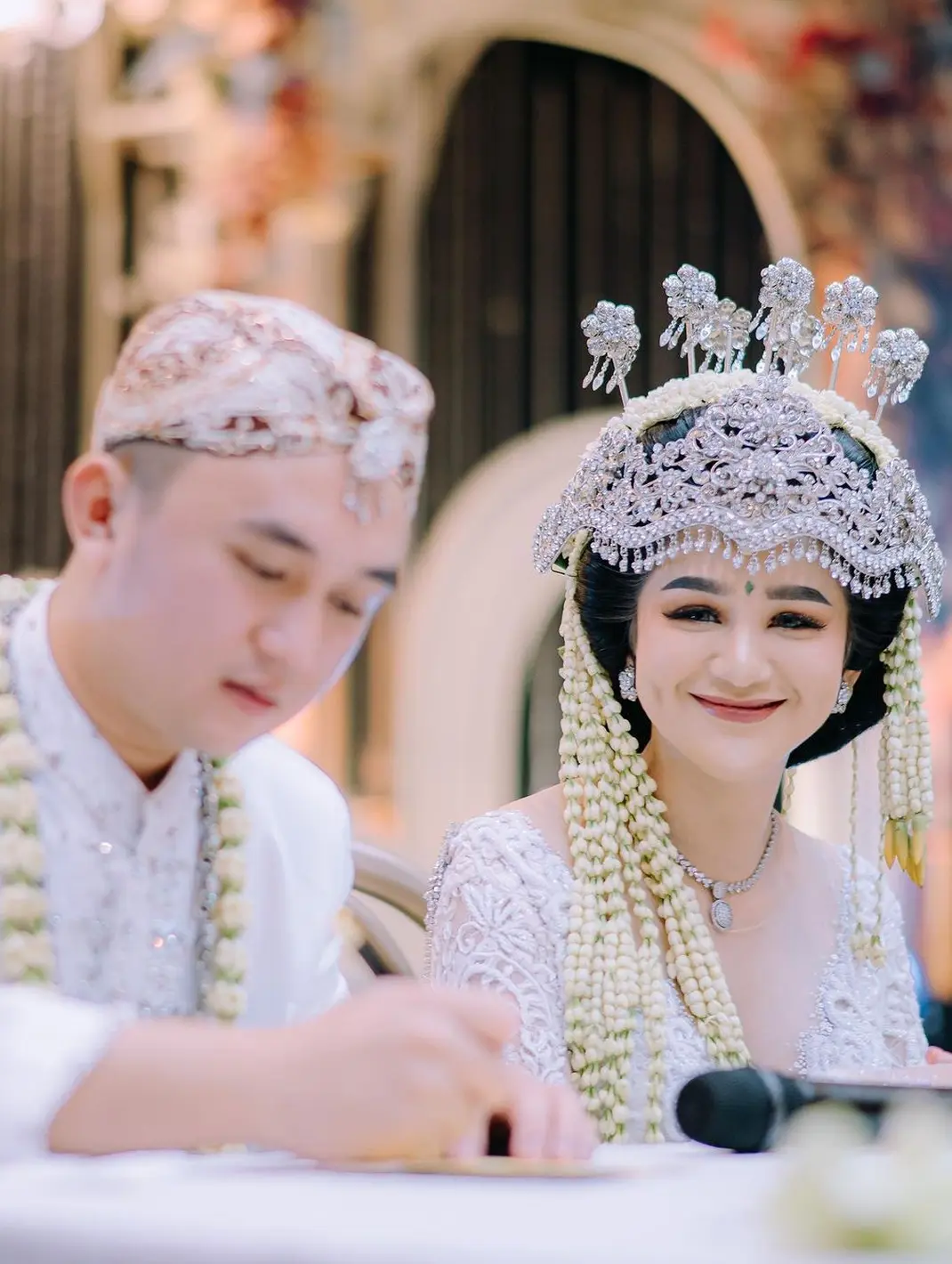 10 Potret Pernikahan Hana Hanifah dan Randy dengan Adat Sunda