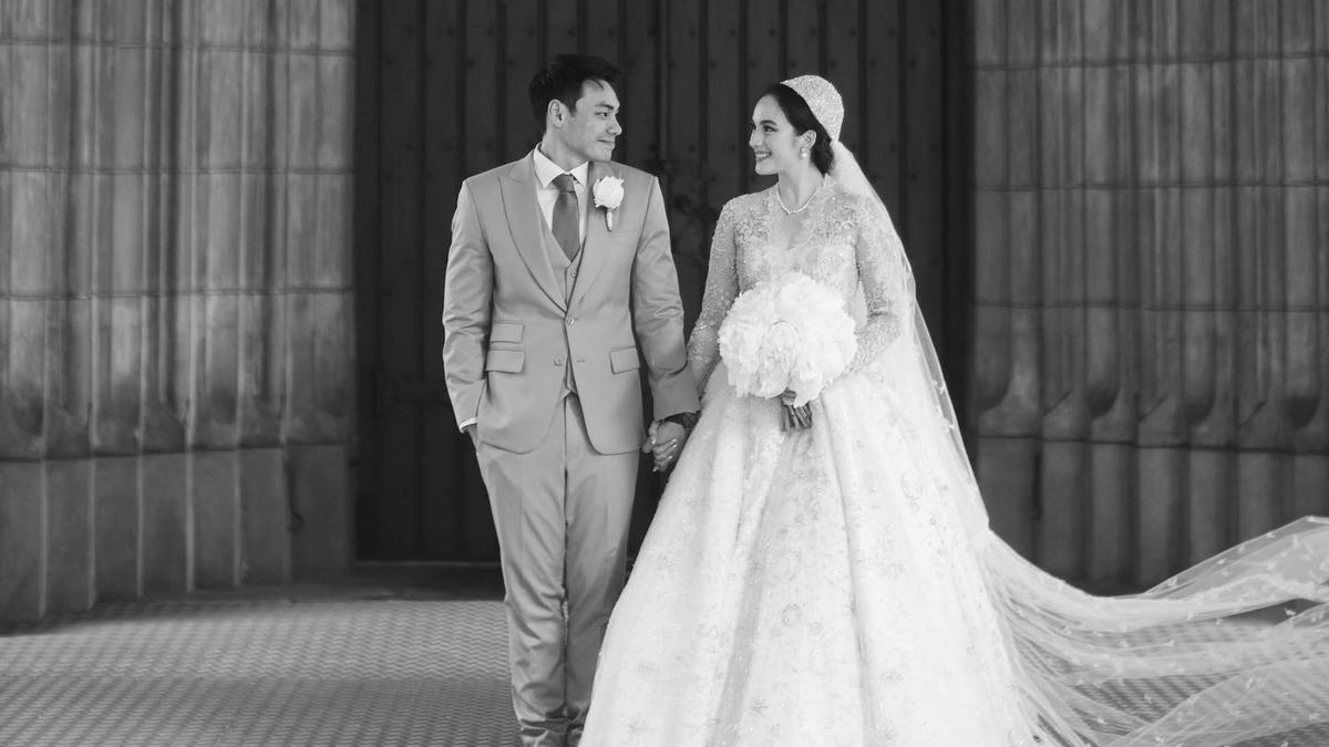 Satu Tahun Pernikahan, Ini 6 Potret Romantis Chelsea Islan Bersama Sang Suami - Photo Fimela.com