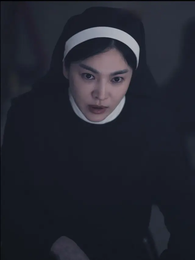 Review Film DARK NUNS yang Dibintangi Song Hye Kyo, Penuh Ketegangan dan Kejutan - Hot Liputan6.com