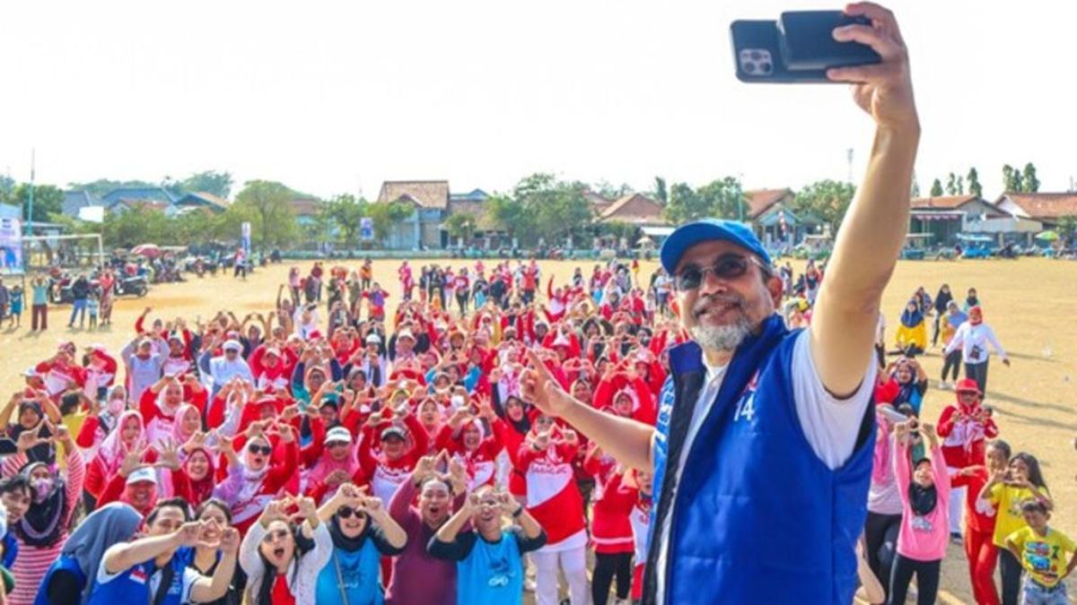 Meriahkan HUT RI, Caleg Demokrat Marta Yandry Ikut Senam Aerobik ...