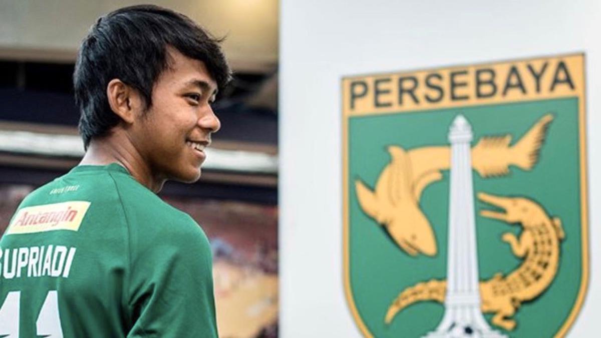 Supriadi Punya Peluang Tampil Perdana Saat Persebaya Hadapi PSIS - Bola ...